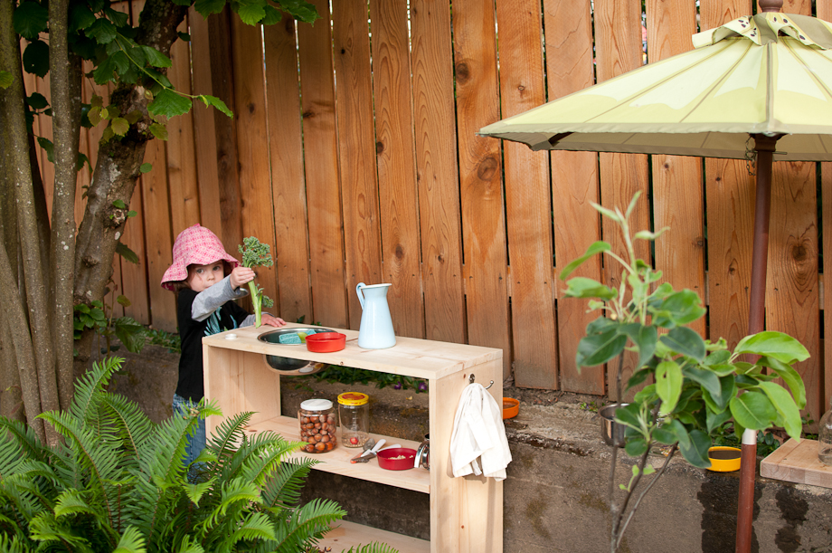 Outdoor Play Kitchen – Life in Color Photo